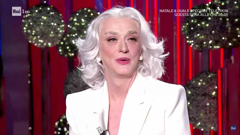 Drusilla Foer, incidente con il vestito in diretta in tv: "Mi si è ...